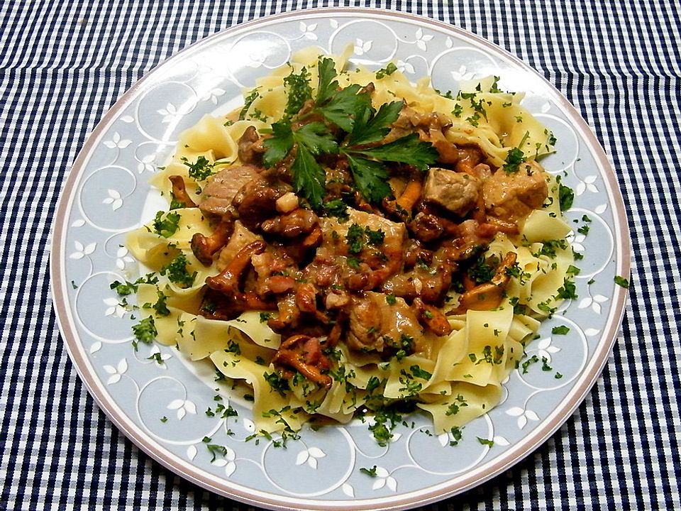 Pfifferlingsgulasch von Tingatinga| Chefkoch