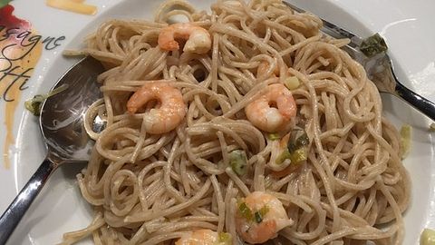 Spaghetti mit Zitronensahne und Garnelen