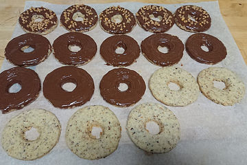 Haselnuss-Krokant-Ringerl von Katze-| Chefkoch