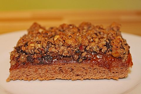 Schokoladiger Karamell-Kaffee Hefekuchen mit Nussstreuseln vom Blech ...