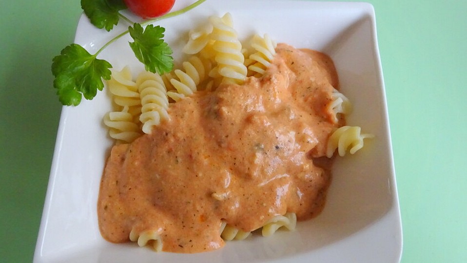 Schnelle Tomaten-Eier Nudelsauce von Salmi
