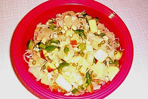 Sauerkrautsalat mit Mungbohnensprossen von schuxn| Chefkoch