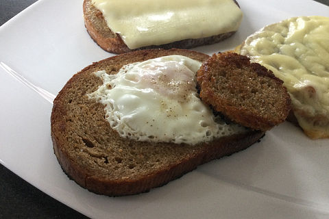 Brotschnitte mit Ei von juliamonique