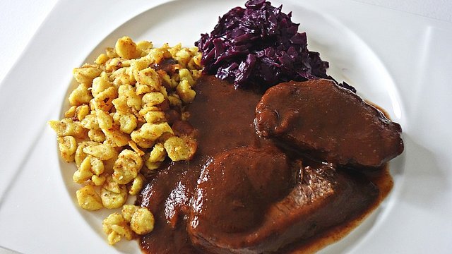 Rinderbacke in Rotwein geschmort von Monika