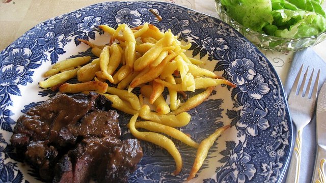 Rinderbacke in Rotwein geschmort von Monika