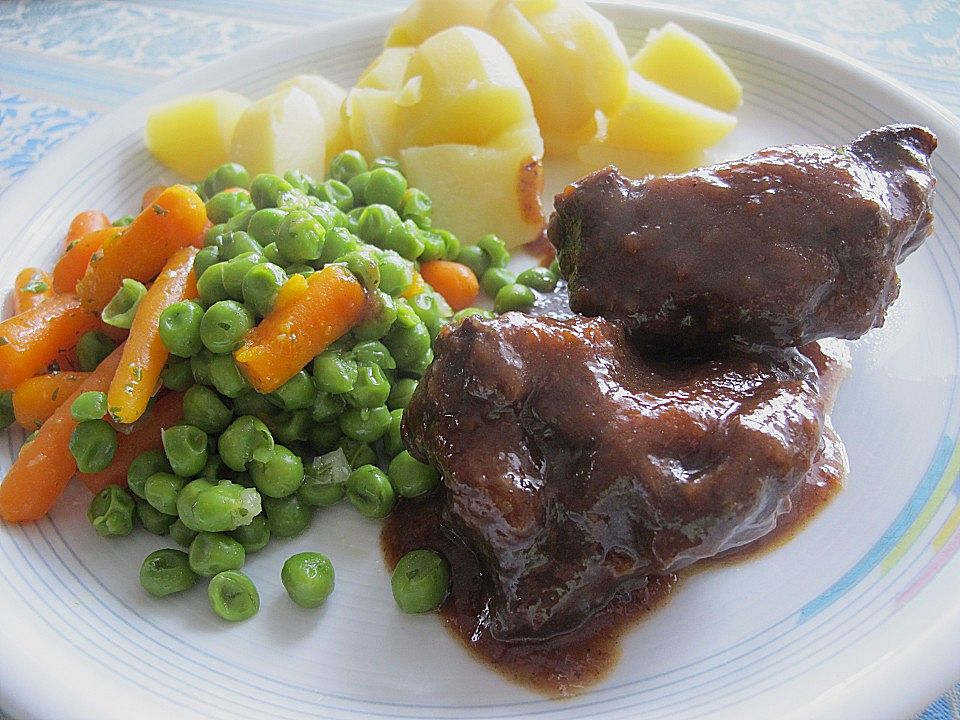 Rinderbacke in Rotwein geschmort von Monika | Chefkoch