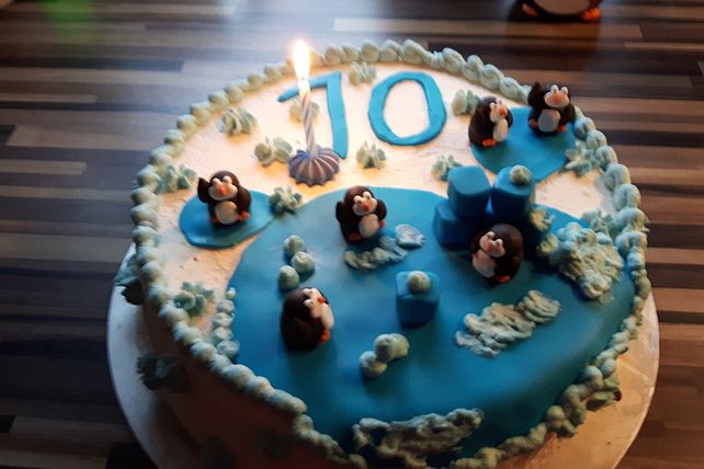 Kinderpinguitorte - Schockobananesahnetorte von carinacake99| Chefkoch