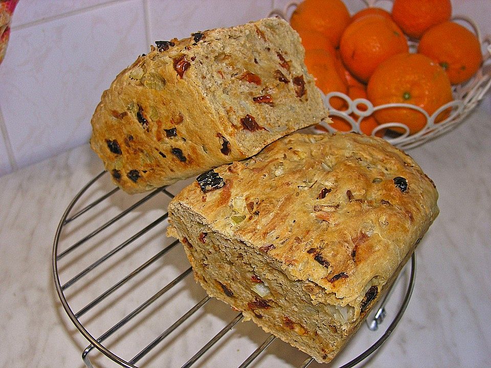 Zwiebel-Käse Brot mit Tomaten | Chefkoch