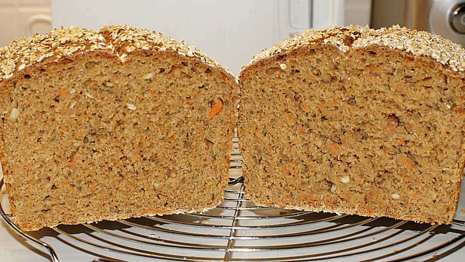 Körniges Dinkel-Möhren-Brot von Backmouse