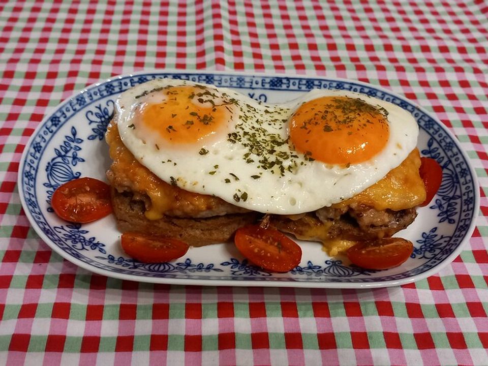 Svenjas Hackfleischtoast mit Spiegelei von SvenjaL| Chefkoch