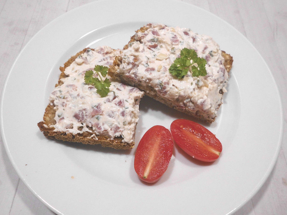 Frischkäse-Brotaufstrich mit rohem Schinken von murdock-bay| Chefkoch
