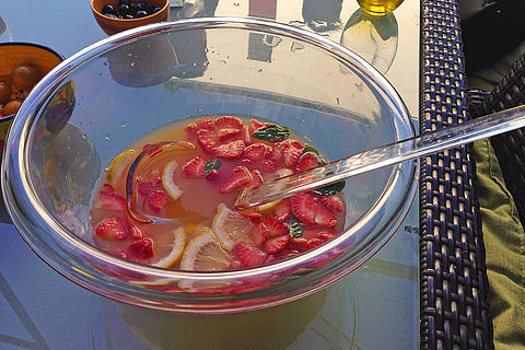 Fruchtige Sommerbowle, alkoholfrei und nicht so süß von rosenmarilis