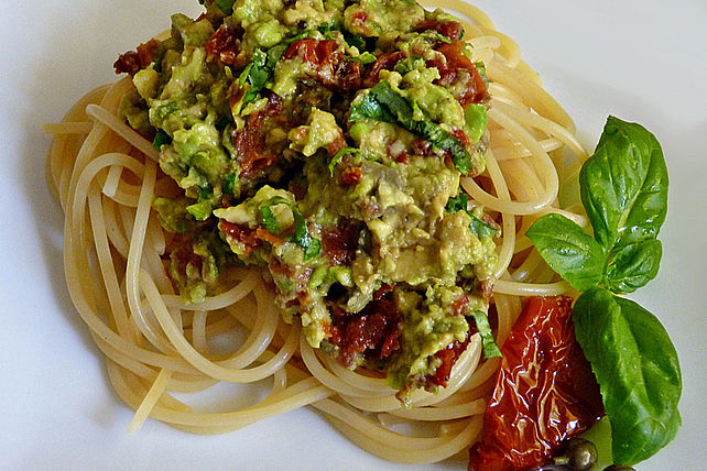 Spaghetti mit Avocadosauce von CFG93| Chefkoch
