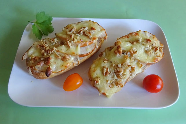 Schabziger-Birnen-Brotschnitte von smokey1| Chefkoch