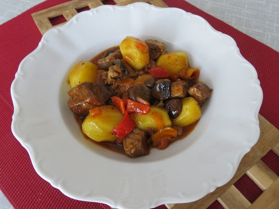 Downhillcats bunter Party-Gulaschtopf von downhillcat| Chefkoch