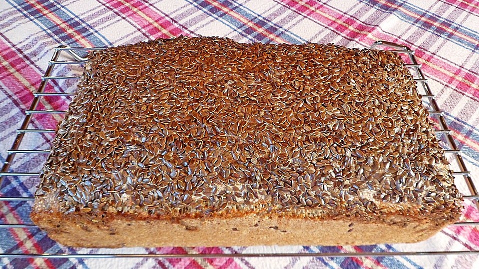 Dinkel-Amaranth-Vollkornbrot mit Leinsamen von Backmouse