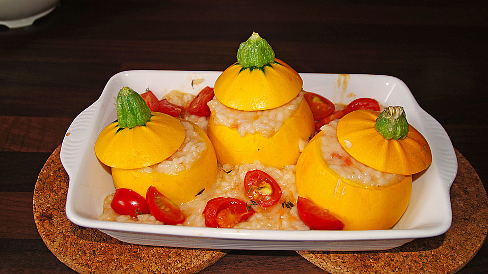 Rondini oder Zucchini gefüllt mit cremigem Tomatenrisotto von DieMimi70