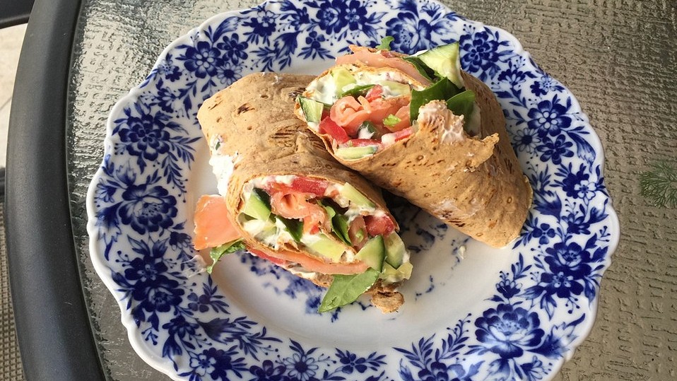 Wraps mit Lachs und Zitronen-Quark-Dip von Pfeif07