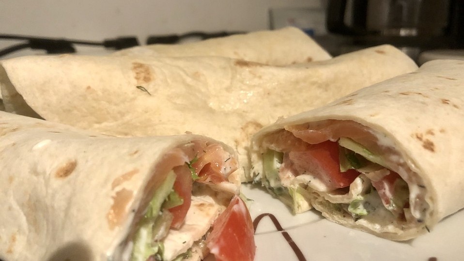 Wraps mit Lachs und Zitronen-Quark-Dip von Pfeif07