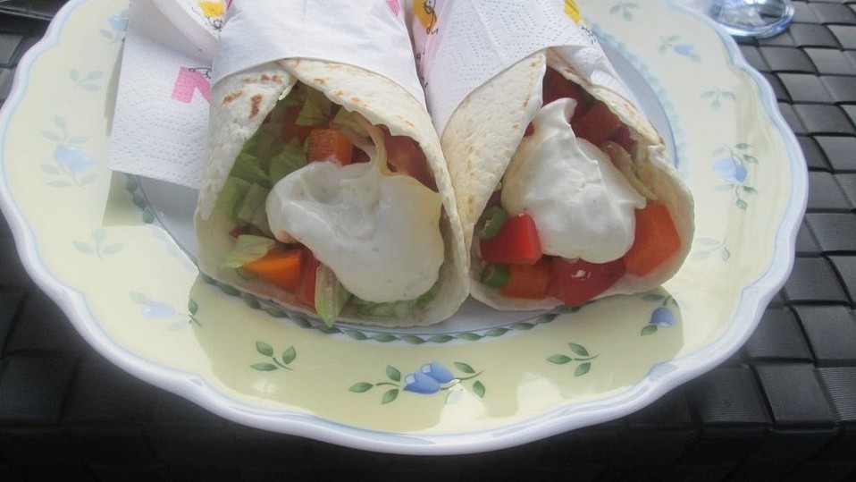 Wraps mit Lachs und Zitronen-Quark-Dip von Pfeif07