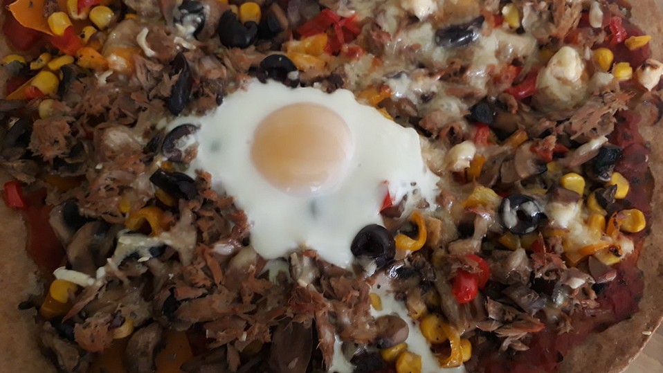 Pizza mit Spiegelei von sylviahochscheid