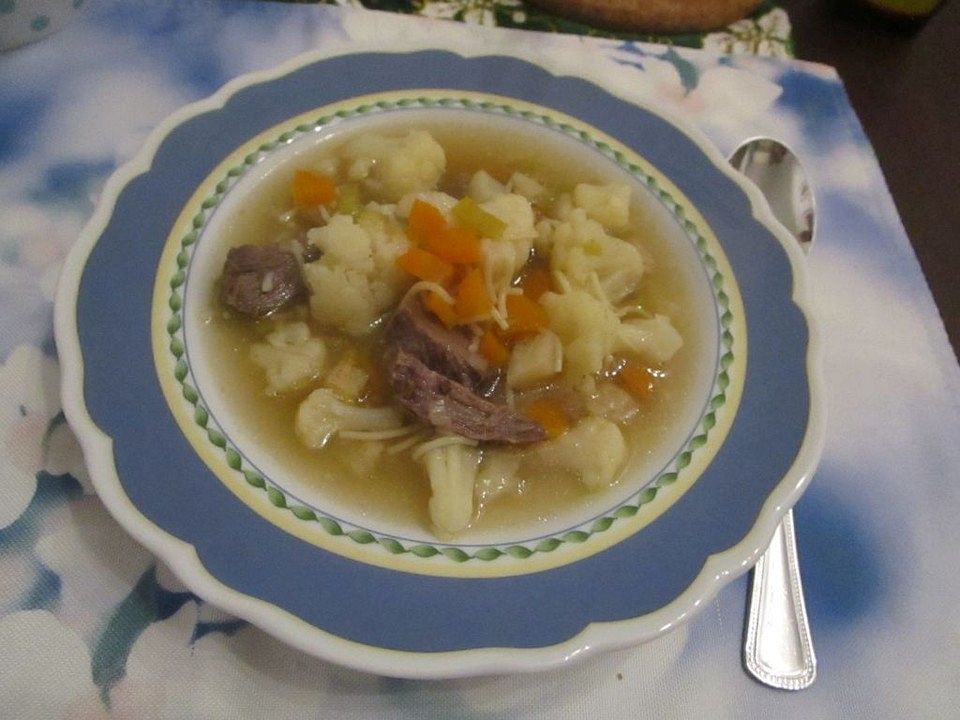 Kräftige Rindersuppe mit viel Gemüse von downhillcat | Chefkoch