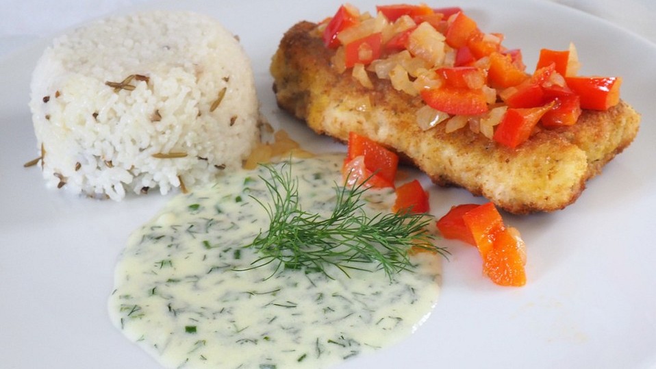 Paniertes Seelachsfilet mit Paprika-Zwiebeldecke von Crinaeae