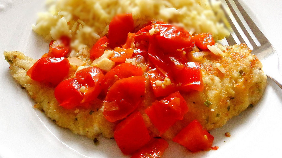 Paniertes Seelachsfilet mit Paprika-Zwiebeldecke von Crinaeae
