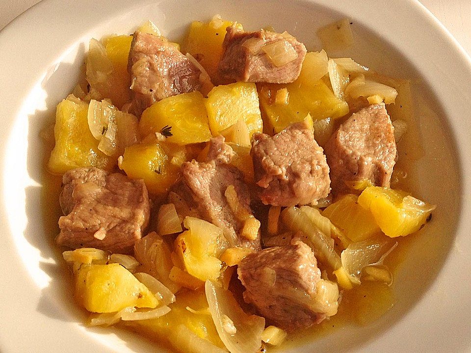 Kreolisches Kalbfleisch mit Ananas, Zwiebeln, Knoblauch und Ingwer von ...
