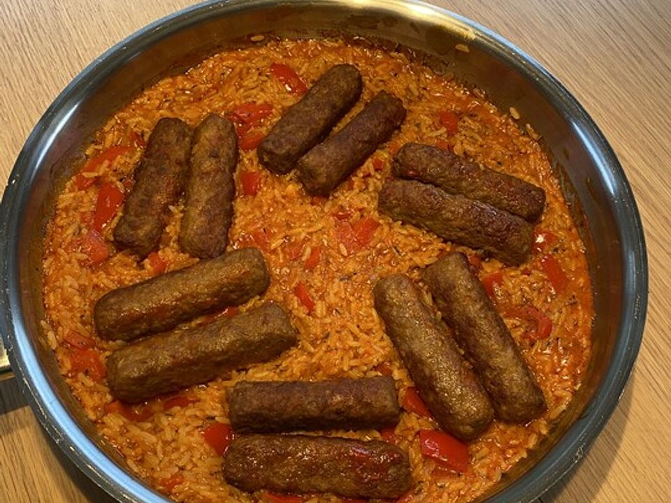 Cevapcici-Pfanne mit Reis und Gemüse in Paprika-Sauce von Kathy92| Chefkoch