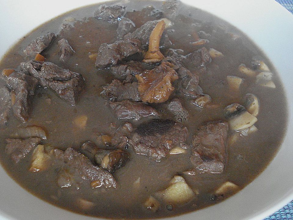 Hirschgulasch Schweizer Jäger von macbernie| Chefkoch