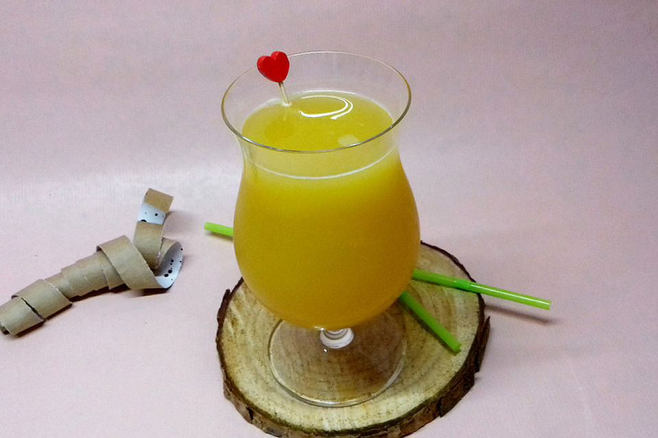 Alkoholfreier Bier-Cocktail mit Ananas und Kokossirup von chefkoch