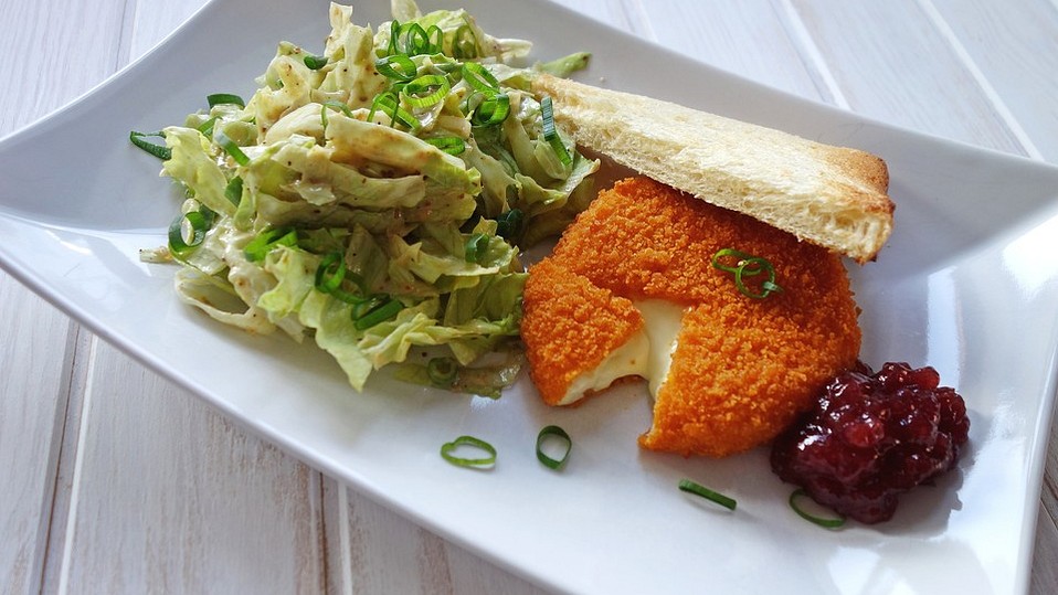 Selbstgemachter Backcamembert von Rezeptbuchle
