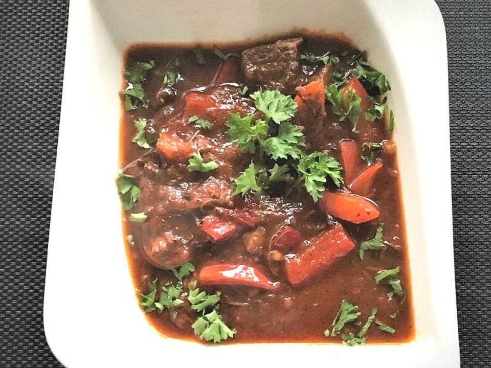 Rindergulaschsuppe mit frischen Paprika von Waschljoe| Chefkoch