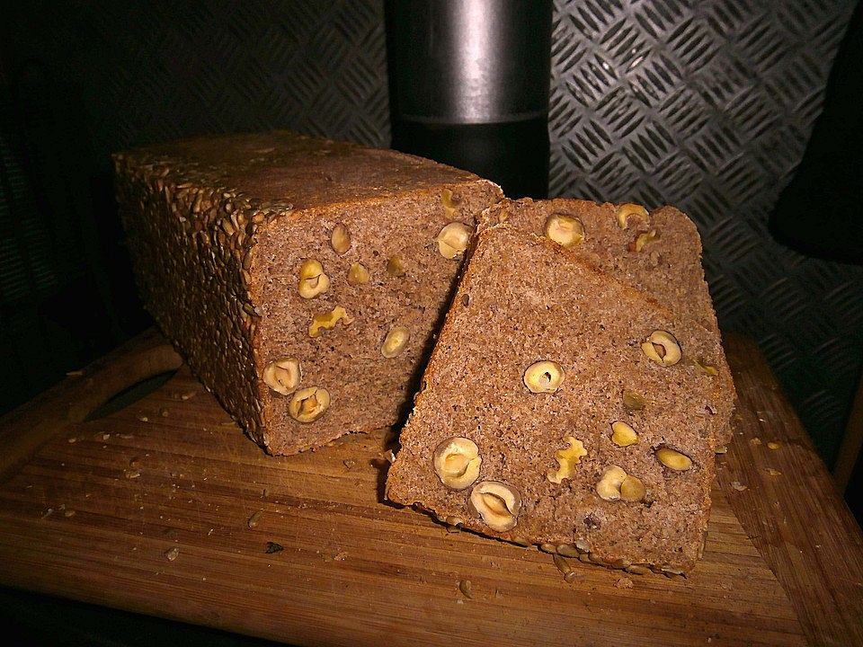 Weizenvollkornbrot mit Nüssen von Flodde_Bine| Chefkoch