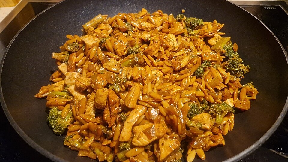 Reisnudelpfanne Mit Huhn Und Brokkoli Von Kirsi