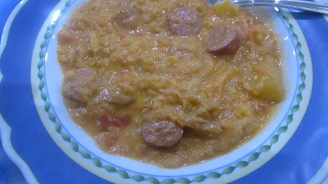 Chinakohl-Kartoffel-Eintopf mit Debrecziner Würstel von Samyka