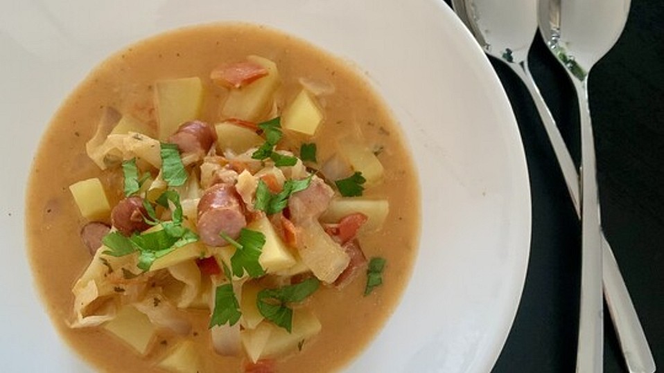 Chinakohl-Kartoffel-Eintopf mit Debrecziner Würstel von Samyka