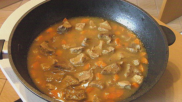 Eingemachtes Kalbfleisch