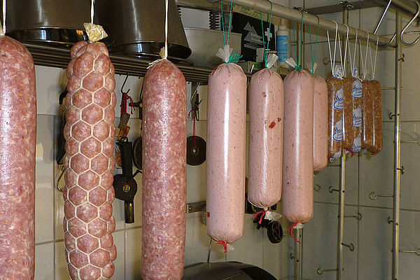 Lyoner Wurst selber machen | Chefkoch