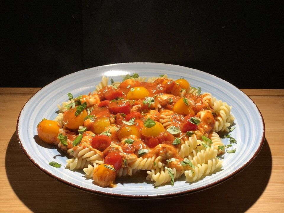 Tomaten - Mozzarella - Pasta von Draconia| Chefkoch
