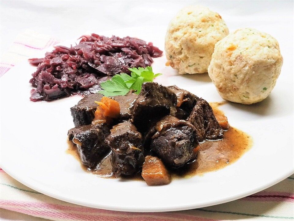 Hirschgulasch nach Omas Rezept von Brutzel-Murat| Chefkoch