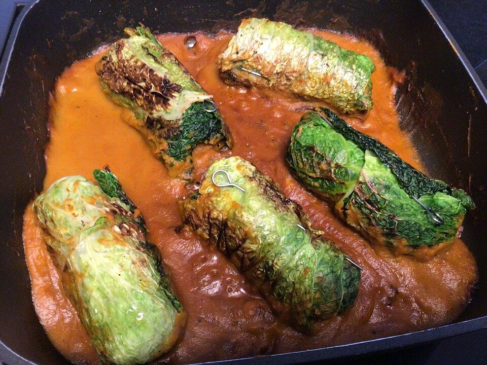 Wirsing-Rouladen mit Nussfüllung von finolino| Chefkoch