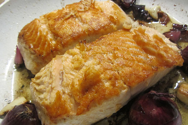 Ein perfekt gebratenes Lachsfilet von kkellings | Chefkoch