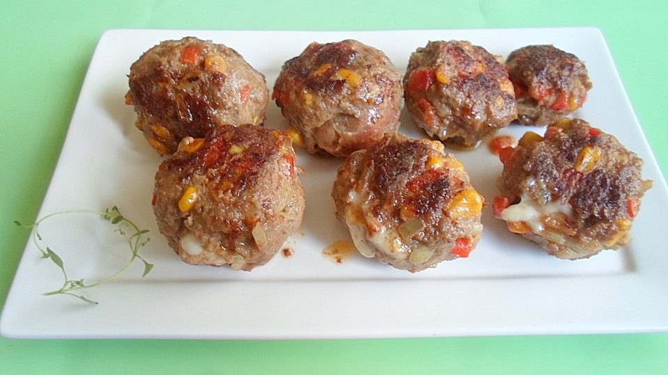 Mais-Paprika-Frikadellen mit Mozzarellafüllung von Ali_Ko89