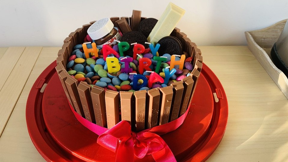 KitKat-Torte mit bunten Smarties von Mysecretin