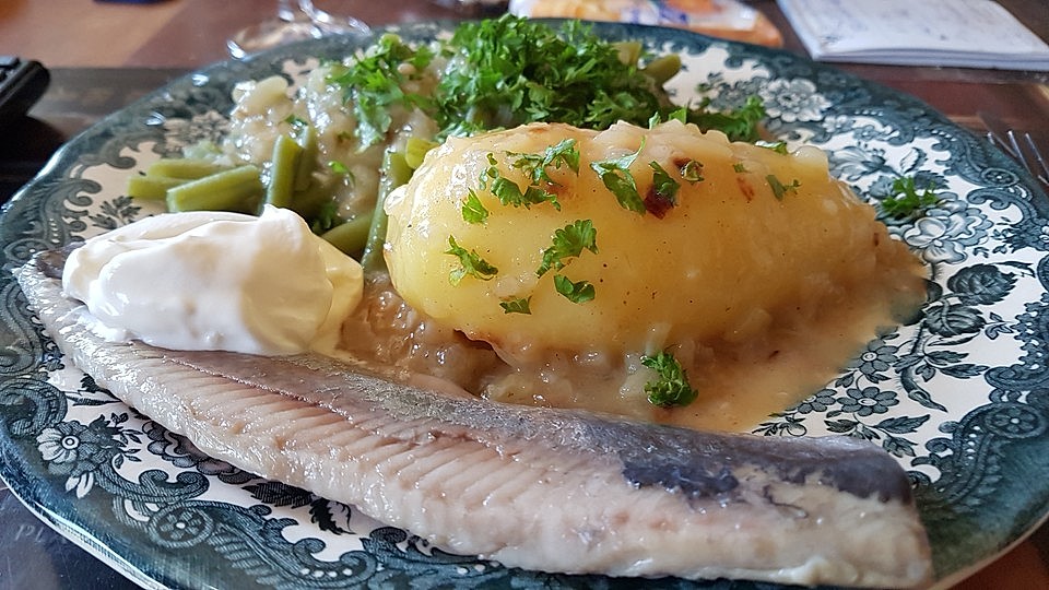 Erstaunlich Matjes In Sahnesosse Mit Pellkartoffeln Bilder