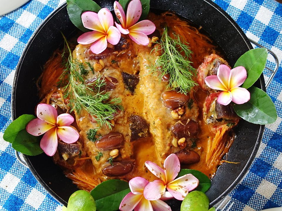 White Snapper Filet Raja Airlangga mit knusprigen, breiten Nudeln von ...