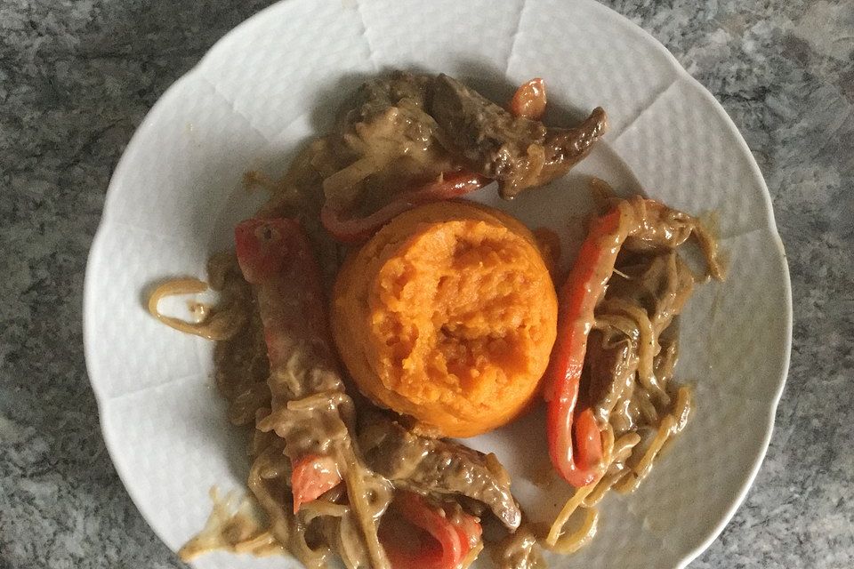 Leberpfanne mit Süßkartoffelpüree von thorwiber