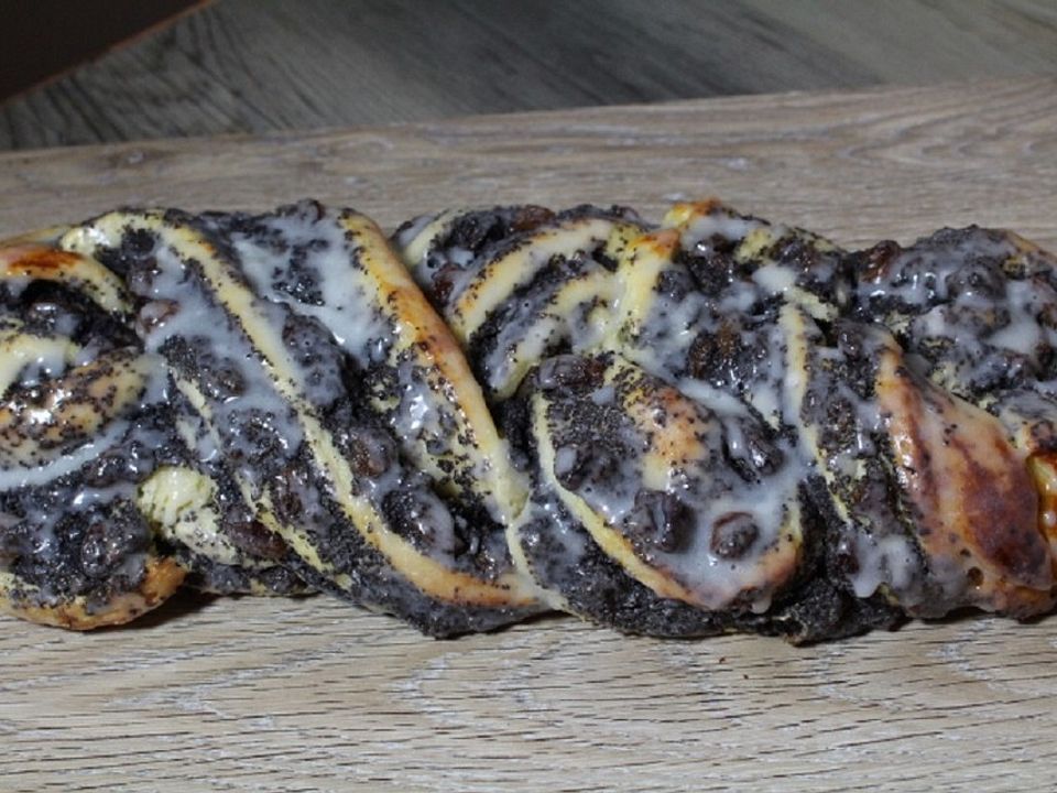 Mohnzopf mit Vanillepudding und Rosinen von Meinerezepte_Aynur| Chefkoch